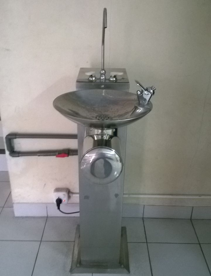 Water Fountain SPAM, Air Minum Gratis Untuk Mahasiswa - Terus Berjuang
