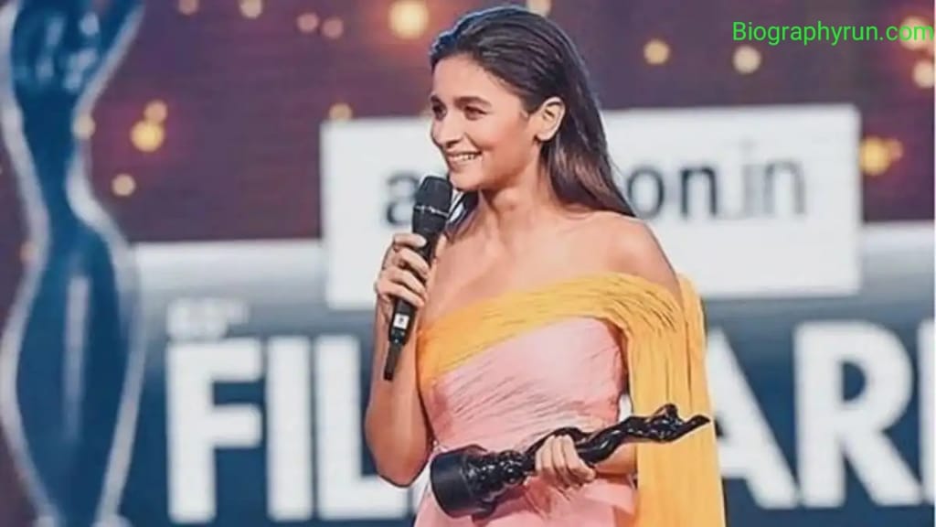 Alia Bhatt Date Of Birth, Biography, Age, Height, Net Worth, Boyfriend ...