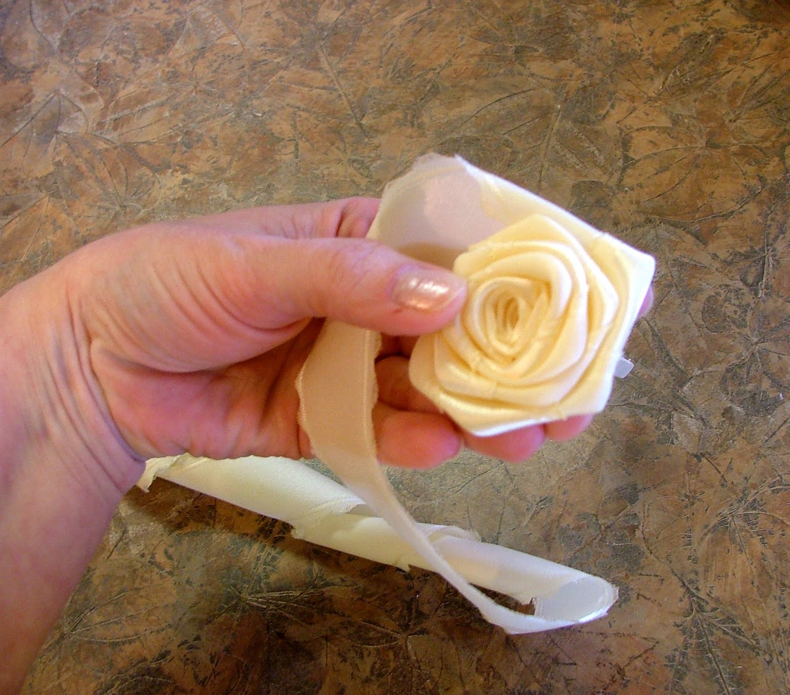 Andrea's Bow Cottage: Ribbon Roses