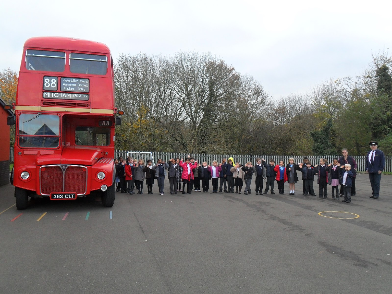 Begbrook Primary School Year 1: There's a bus on the playgroundl!
