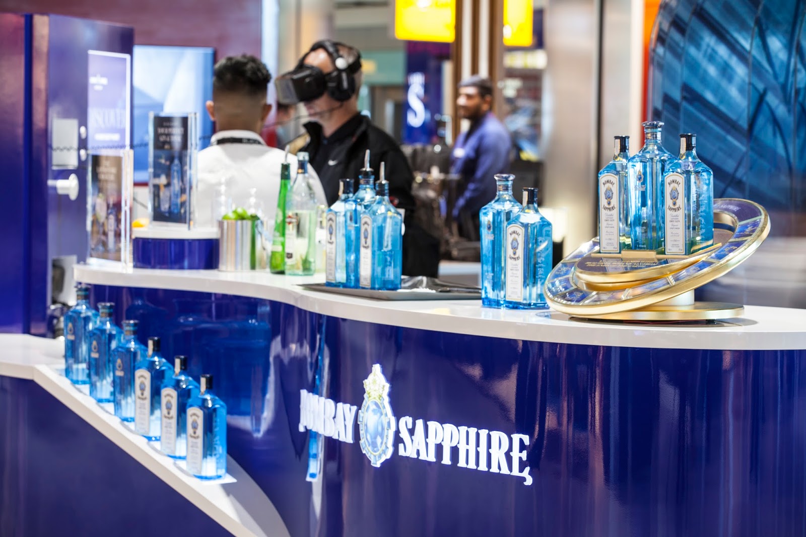 MJ Rabbit: Bombay Sapphire launches VR shopping experience