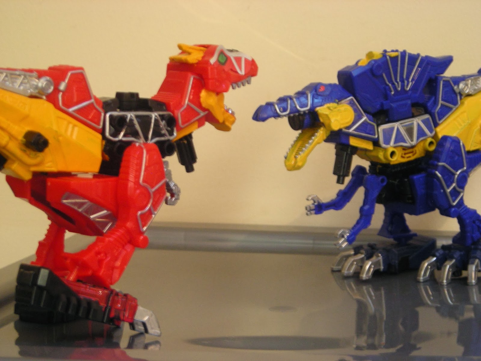 My Shiny Toy Robots: Toybox REVIEW: Zyuden Sentai Kyoryuger Minipla ...