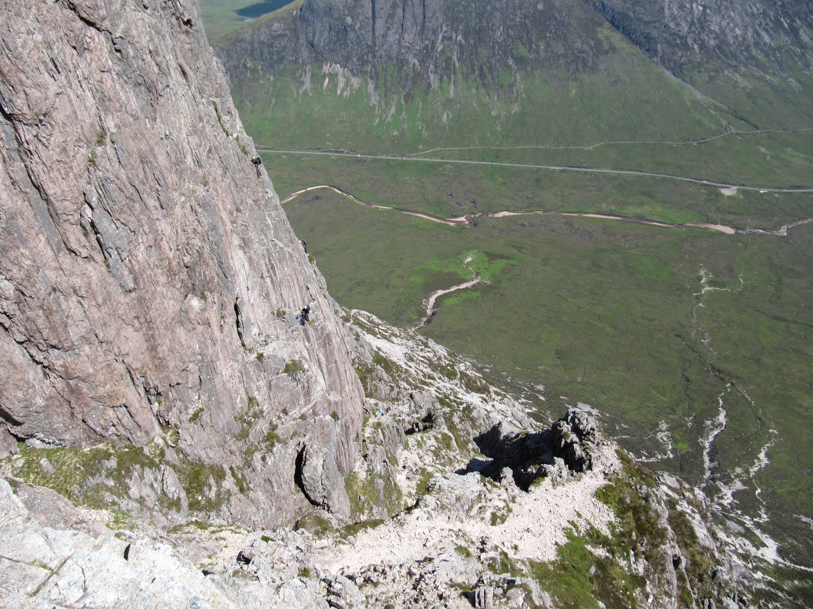 NOT QUITE - TOUCHING THE VOID: Curved Ridge, t - shirts and Baldrick ...