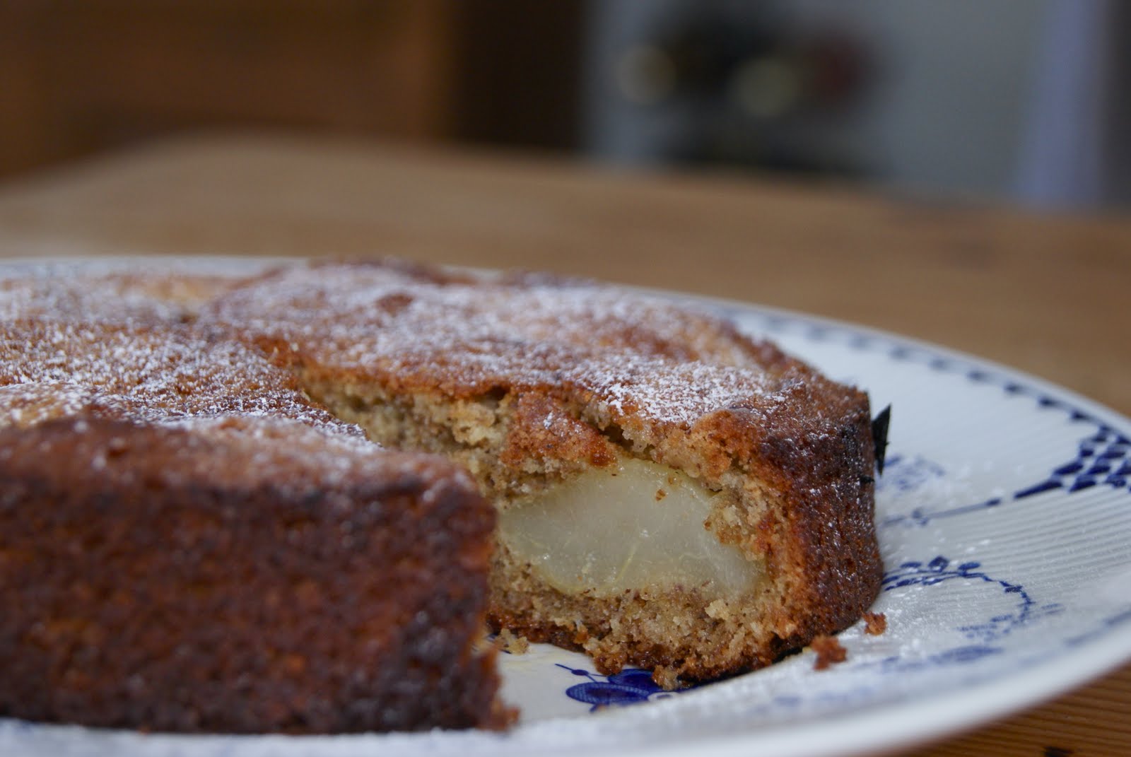 chocolate & pears: Hugh's pear and almond pudding cake