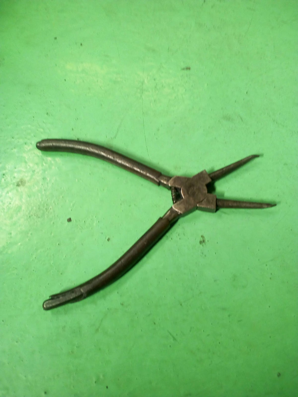 APAKAH FUNGSI KUNCI TANG SNAP RING DI PABRIK INDUSTRI - INSTANSI JOBS