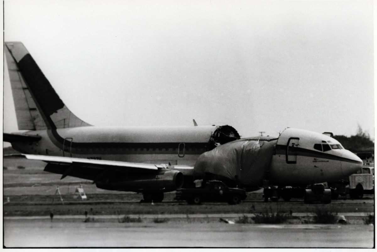 April 28, 1988: The Roof of an Aloha Airlines Jet Ripped Off in Mid-Air ...