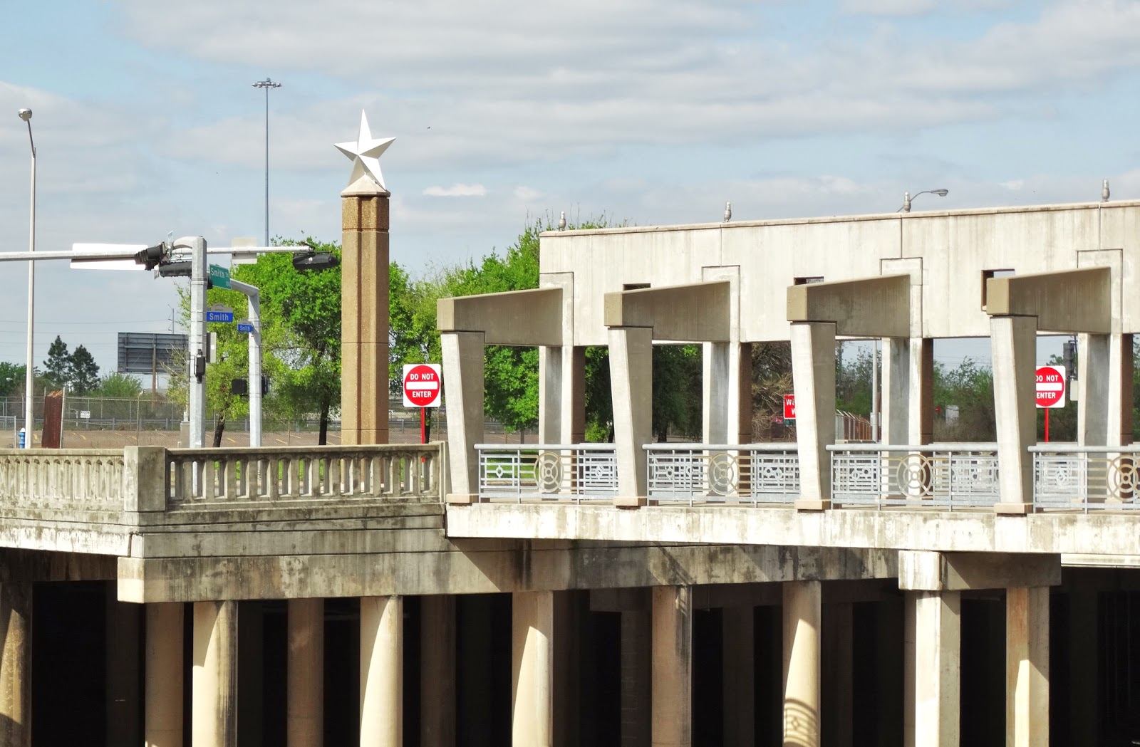 Houston in Pics: The Welcome to Downtown Houston Portal
