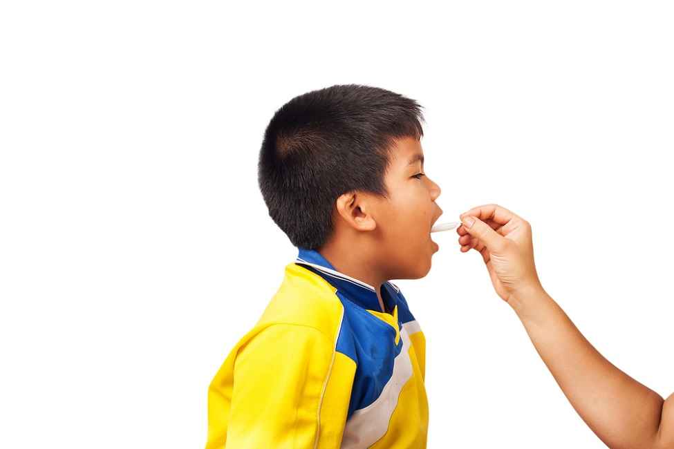 Don't Forced, These 7 Ways to Persuade Children to Take Medication