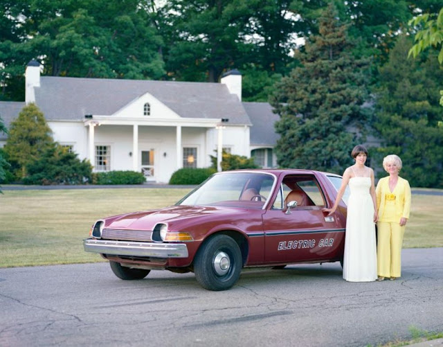 The Flying Fishbowl: 18 Beautiful Vintage Photos of 1970s AMC Pacer ...