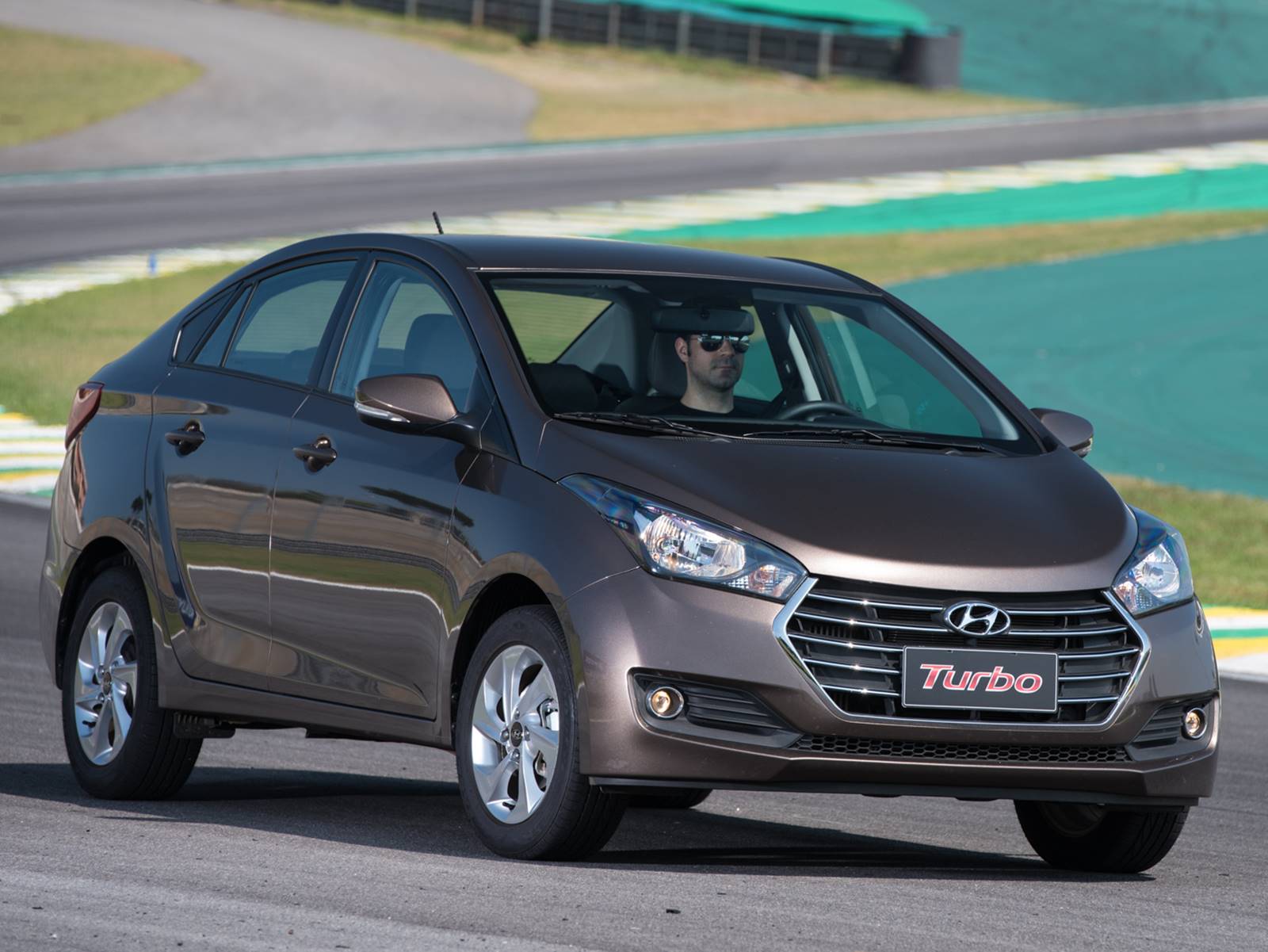 Hyundai HB20S (Sedã) Turbo: fotos, preços e especificações