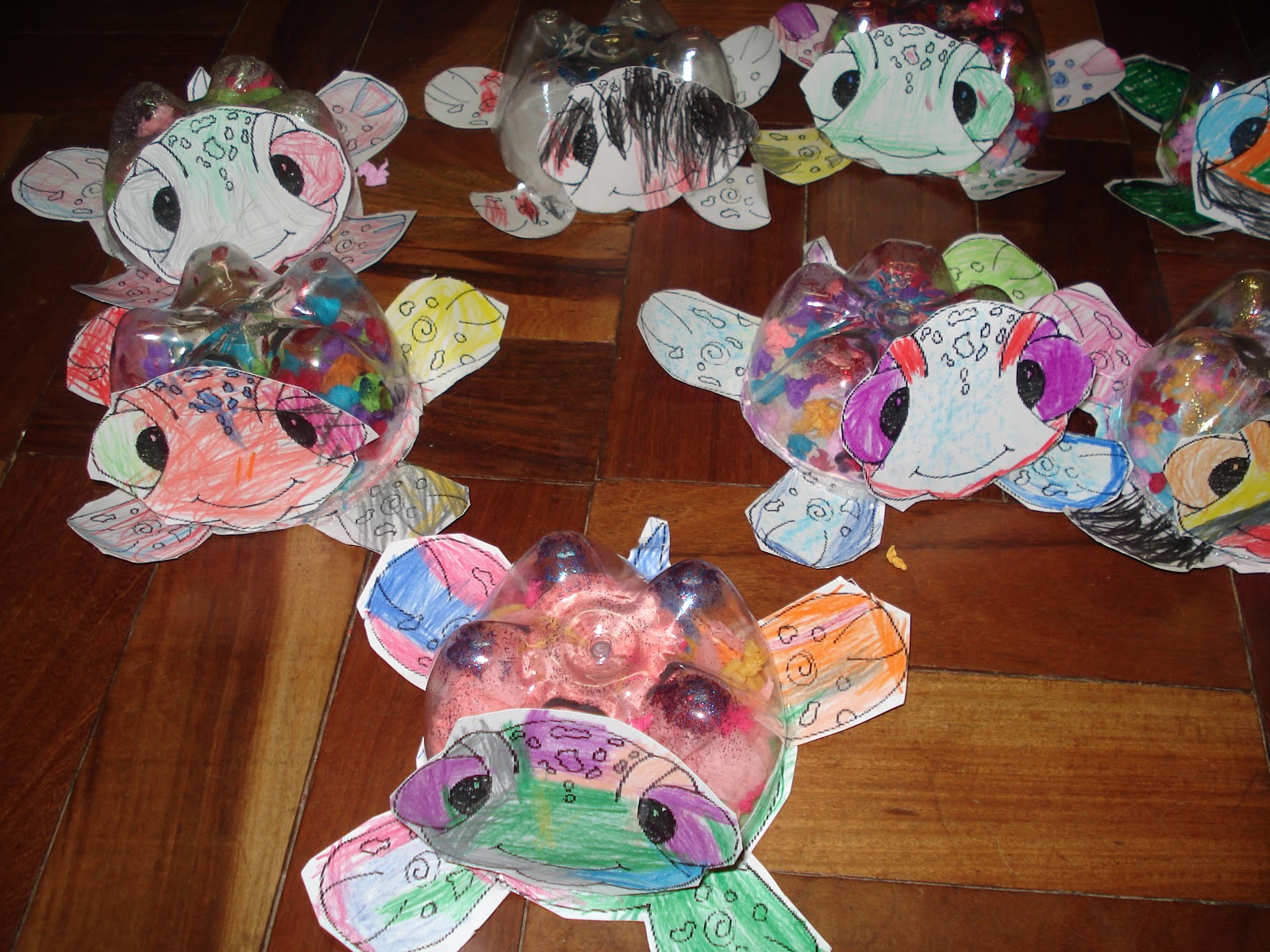 Obra De Arte Com Garrafa Pet - EDUCA