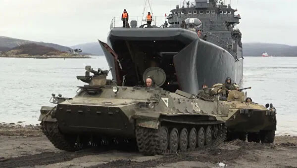 Operações Militares: Operações Anfíbias *215