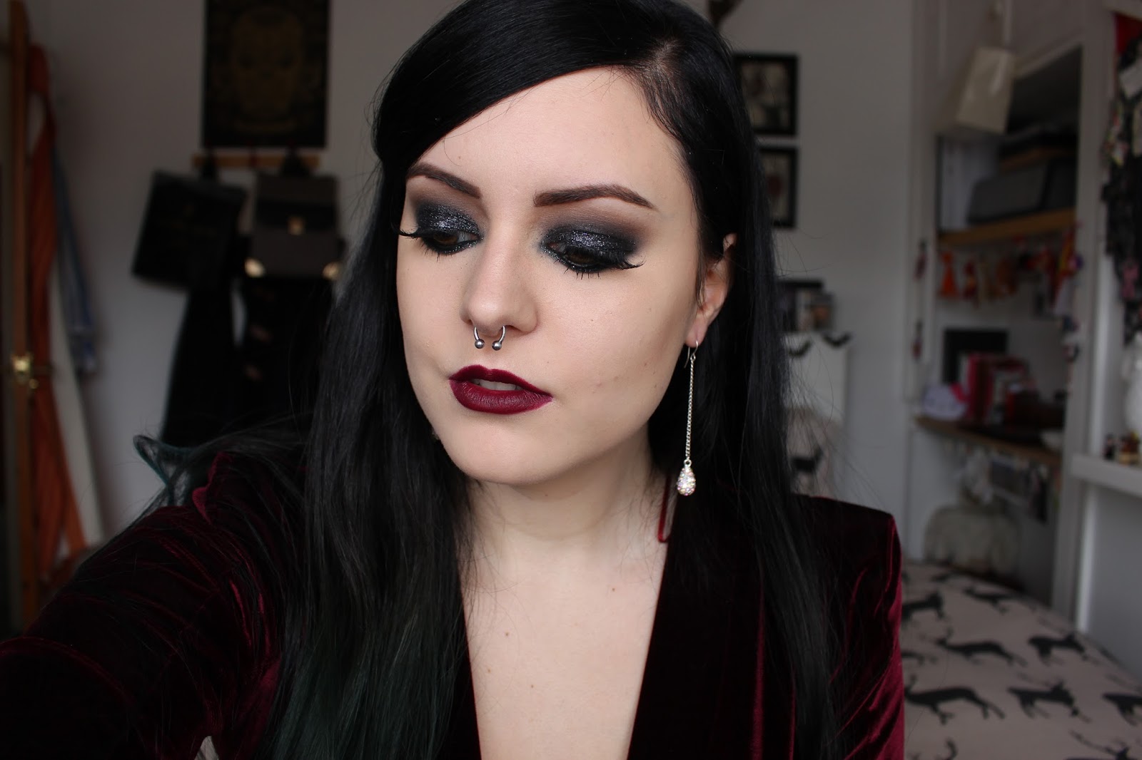 Kittenmoustache Video Black Glitter Smokey Eye For The Holidays