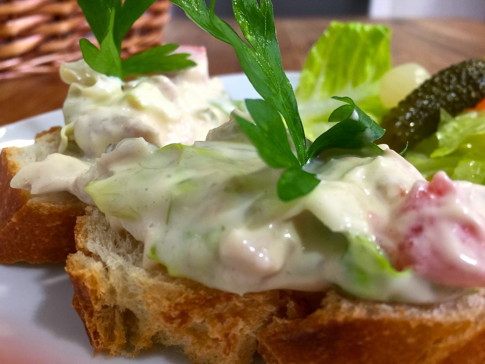 Canape vegetal con pollo