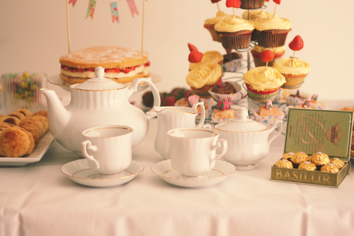 The Red Lychee: Food with Spice and Colour: Vintage Eid Tea Party