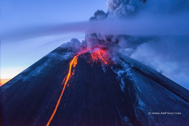 TBW: Russia's Klyuchevskaya Sopka Eurasia's largest volcano spews ash 6 ...