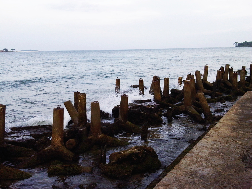 Cordon Blue: One Day tour to 7 Islands of the 1000 Islands "Pulau Onrust"