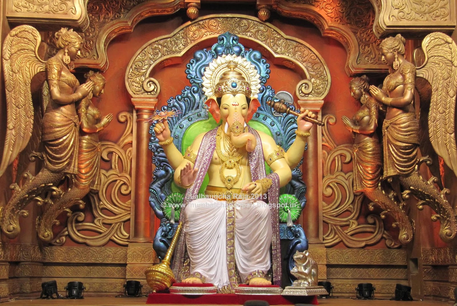 Mumbai Cha Ganpati: Lalbaug Cha Raja-2013