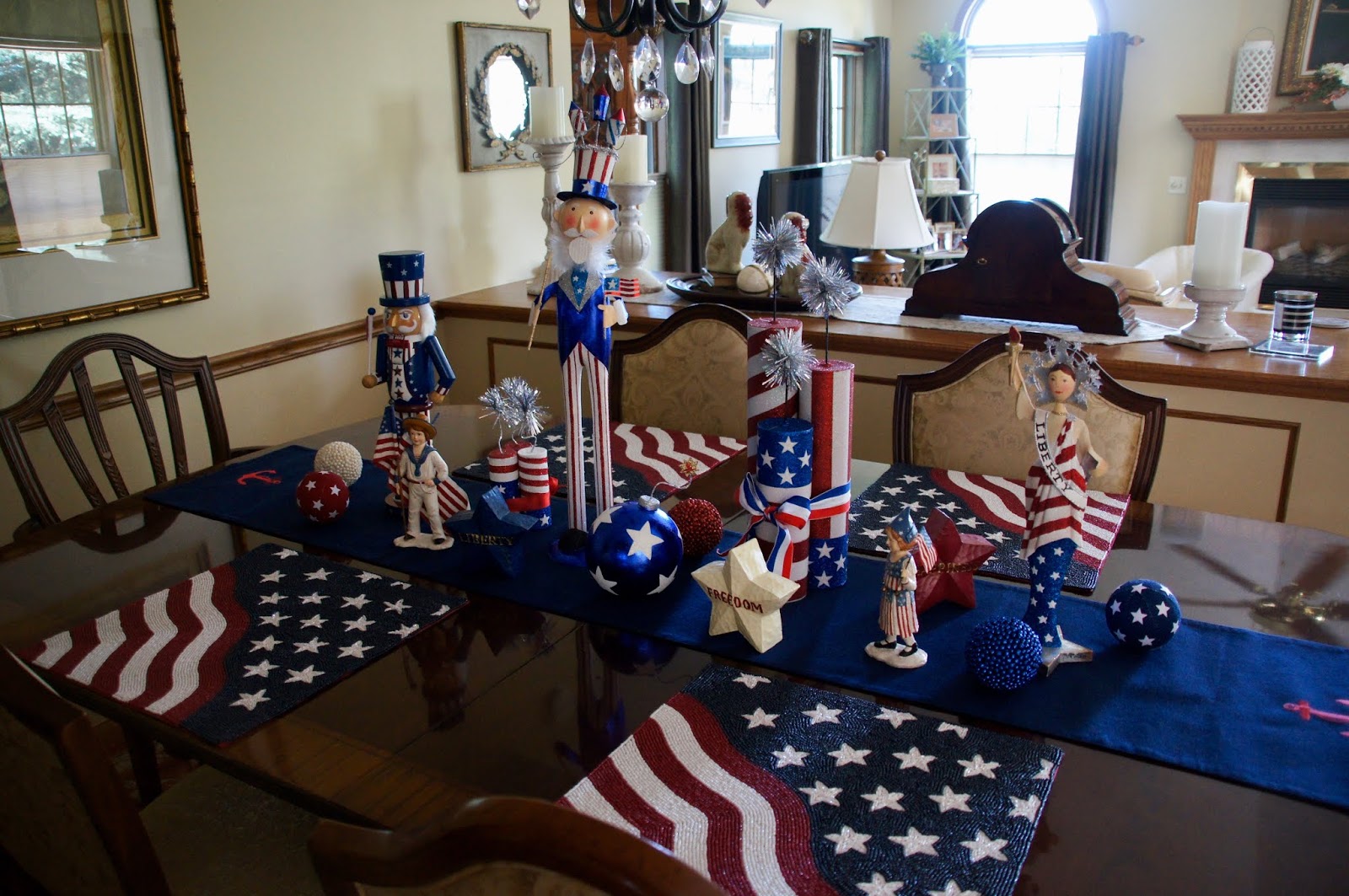 Home and Gardening With Liz: Patriotic Dining Parade!