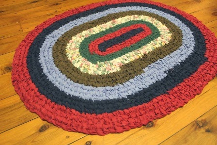 Going Grey and Slightly Green: Toothbrush/Rag Rug Tutorial