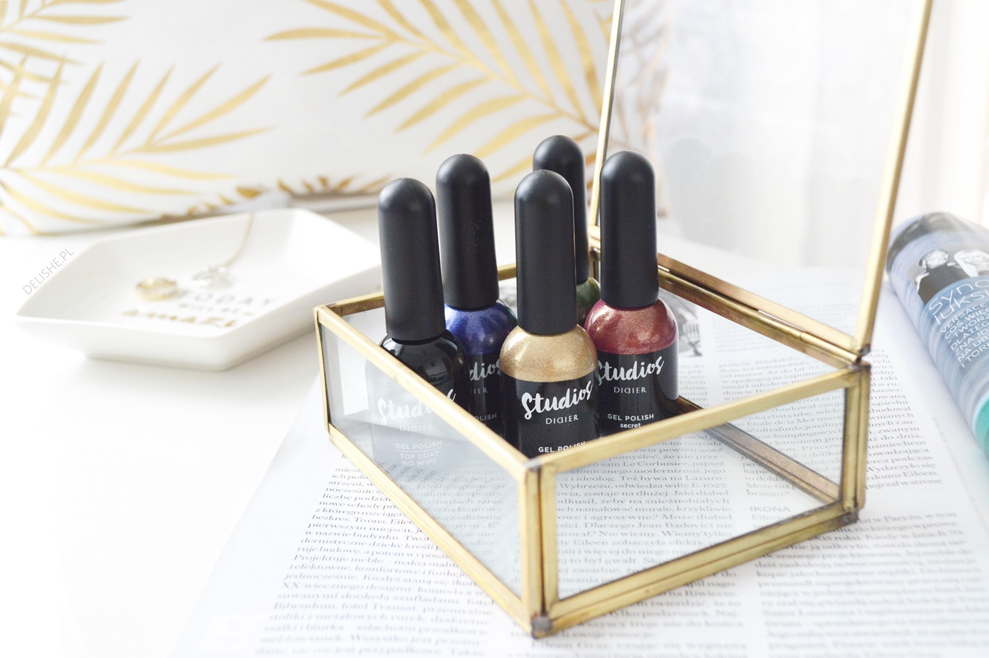 Francja elegancja na paznokciach, czyli lakiery z brokatem od Didier Lab