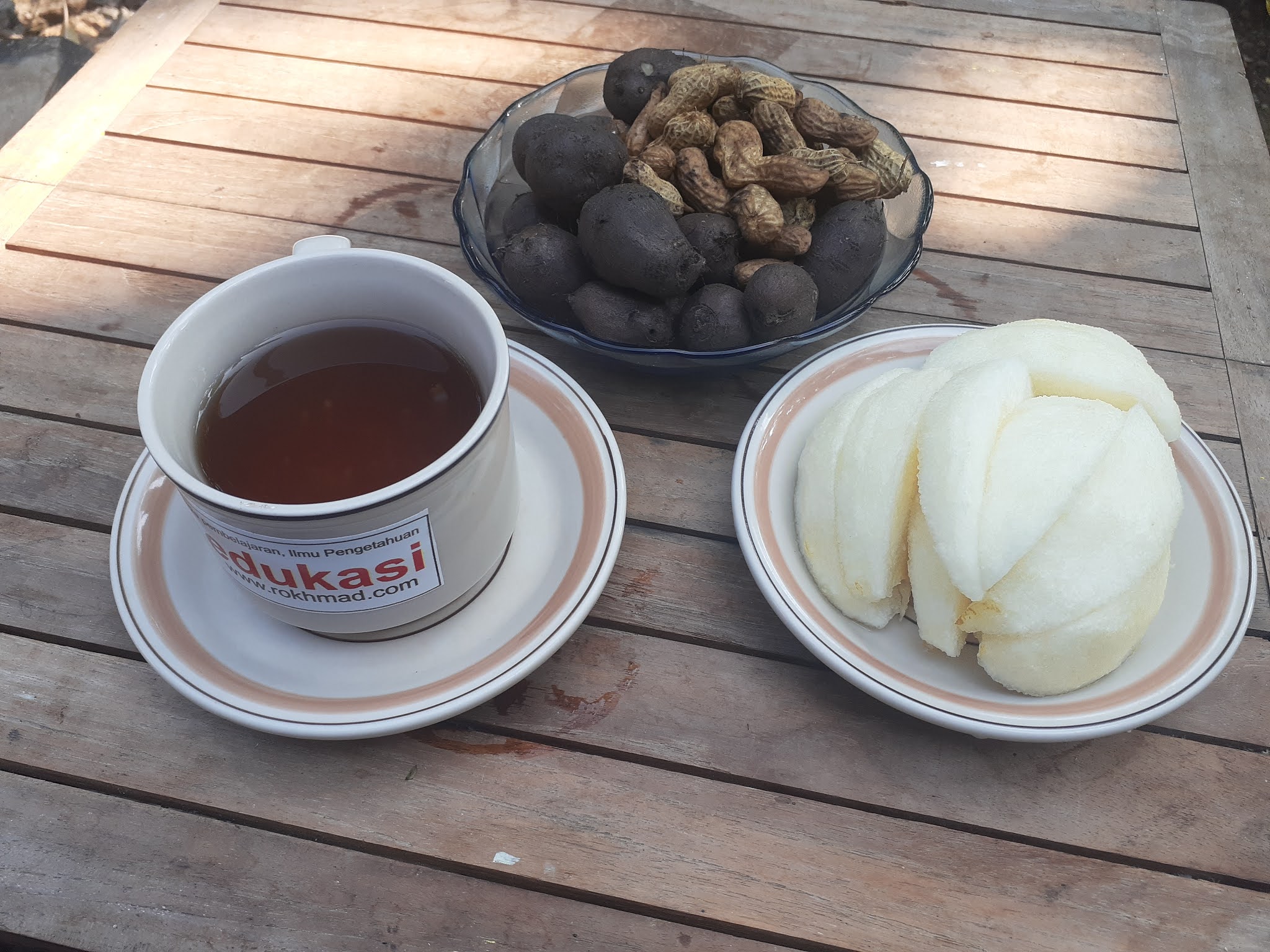 Sarapan kentang Hitam, teh panas ~ Resep Mbak Susi