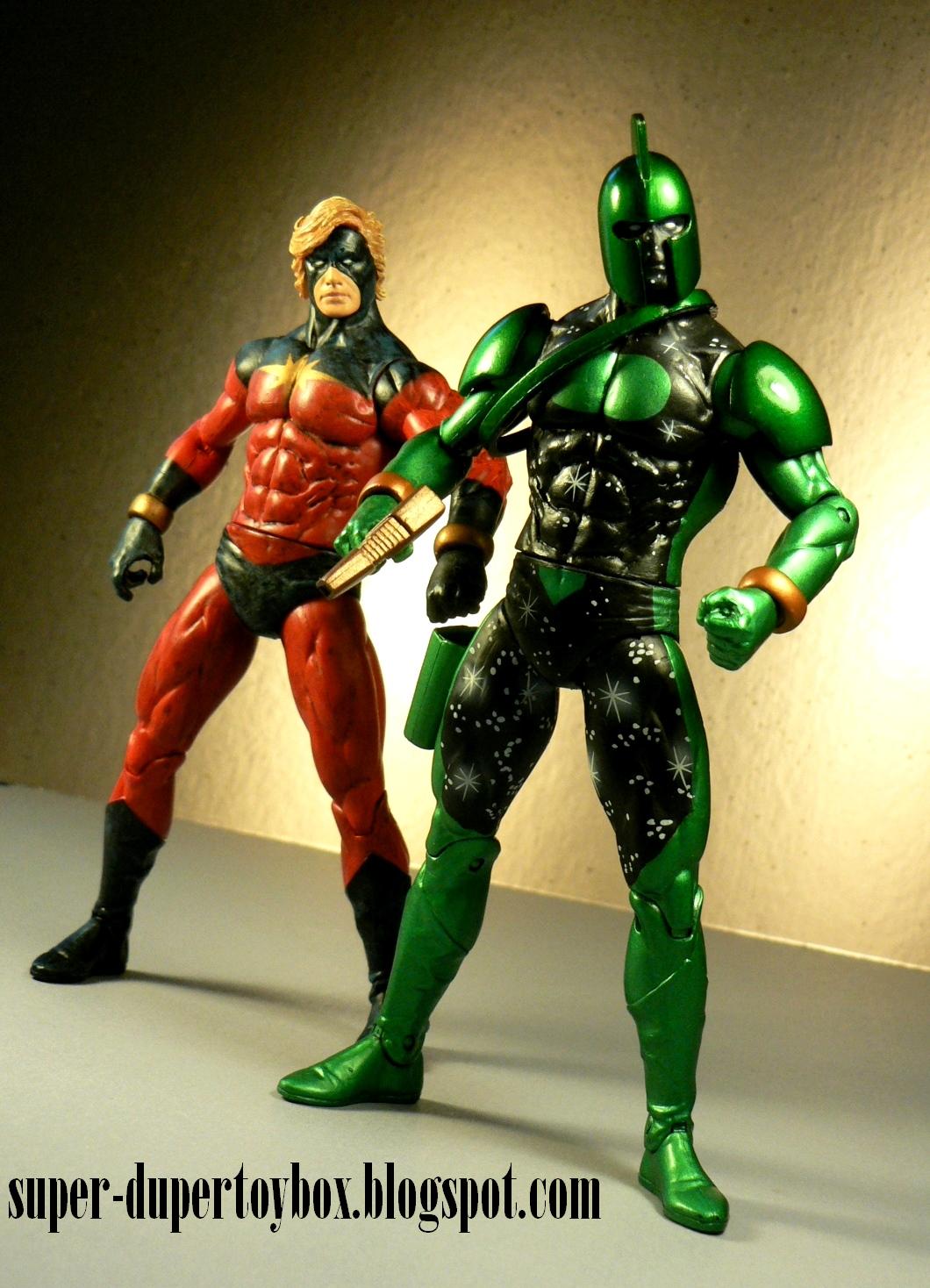 Super-DuperToyBox: Marvel Select Captain Marvel