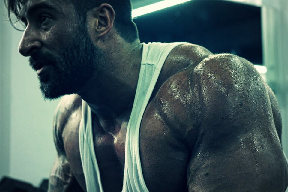 Wild Portuguese wolf Tiago Gonçalves - World Wide BodyBuilders