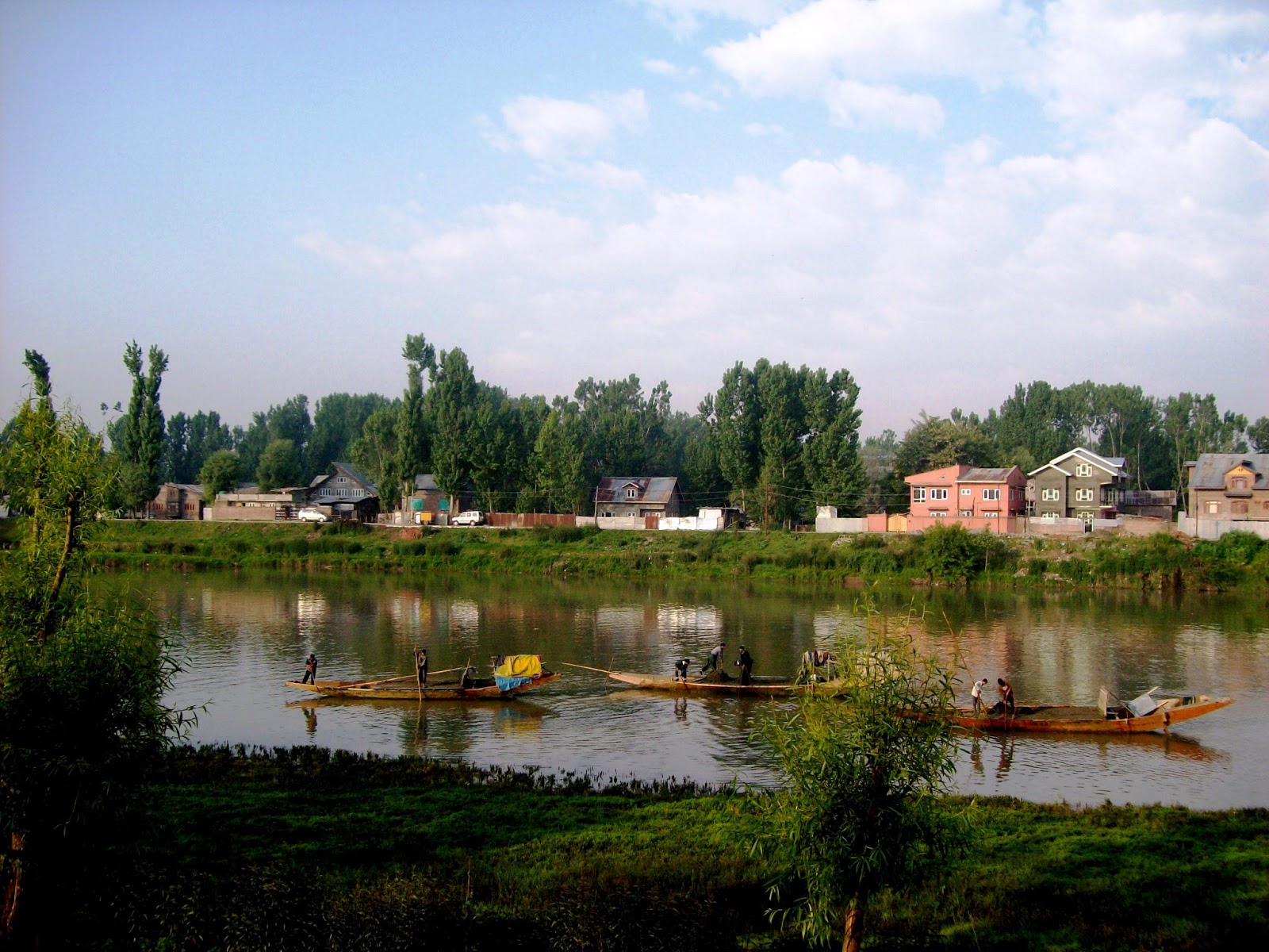 CHINAR SHADE : FIVE VIEWS FROM VITASTA ( JHELUM ) RIVER WALKWAY NEAR ...