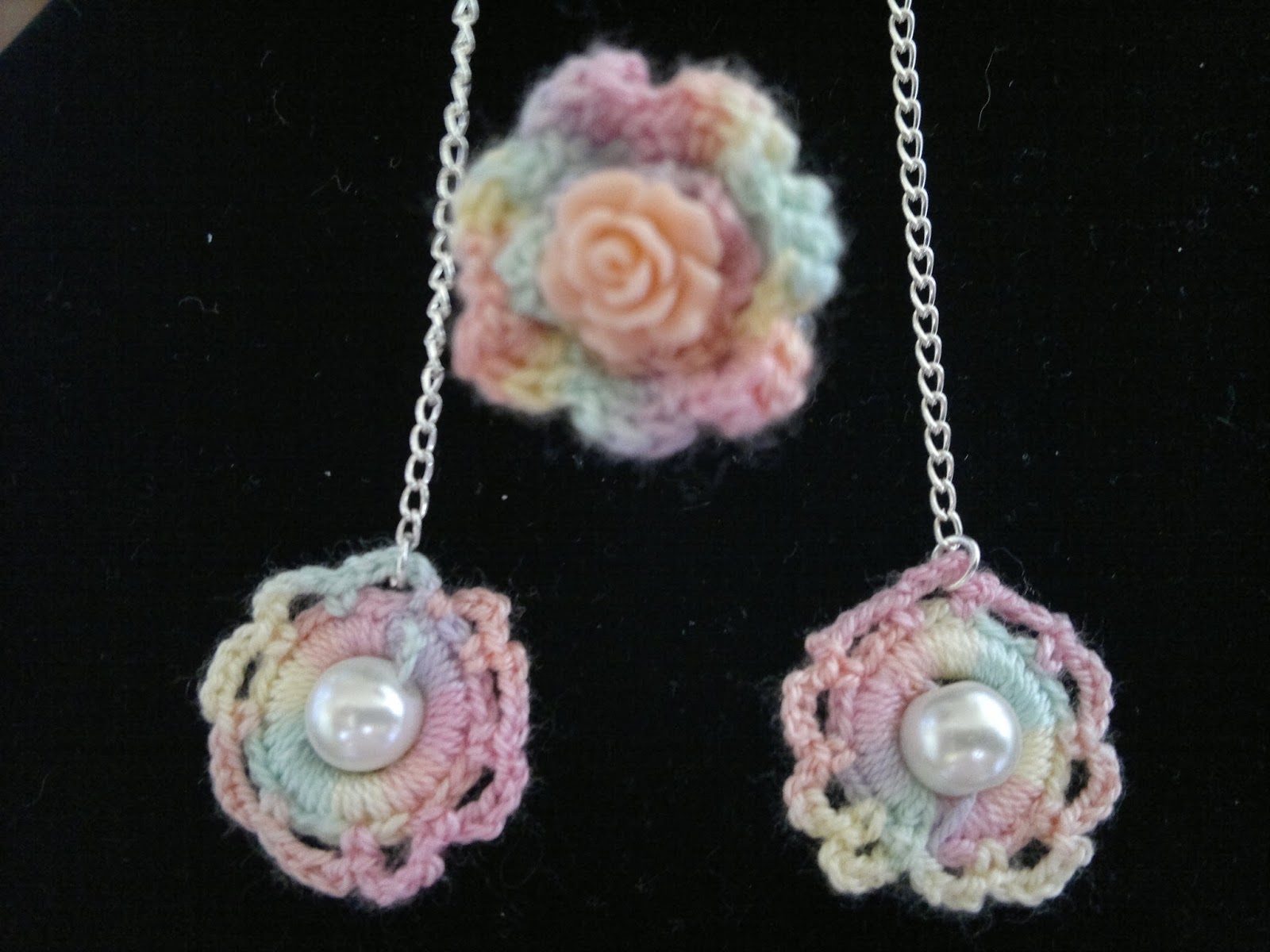 Fine Crocheted Jewelry: Colier, cercei, inele crosetate