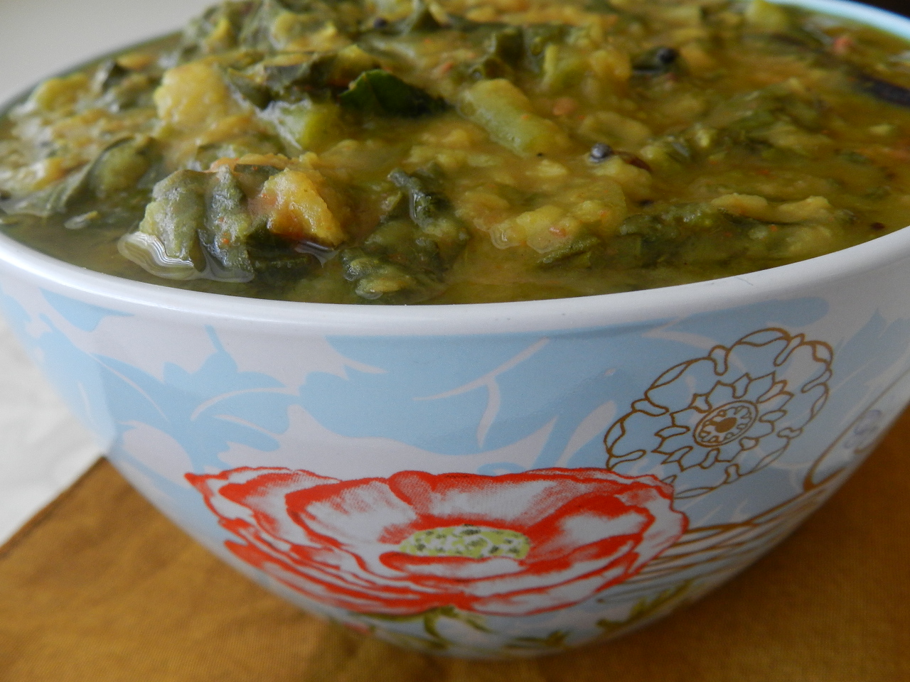 Raajis kitchen: Thotakura pappu - Amaranth leaves