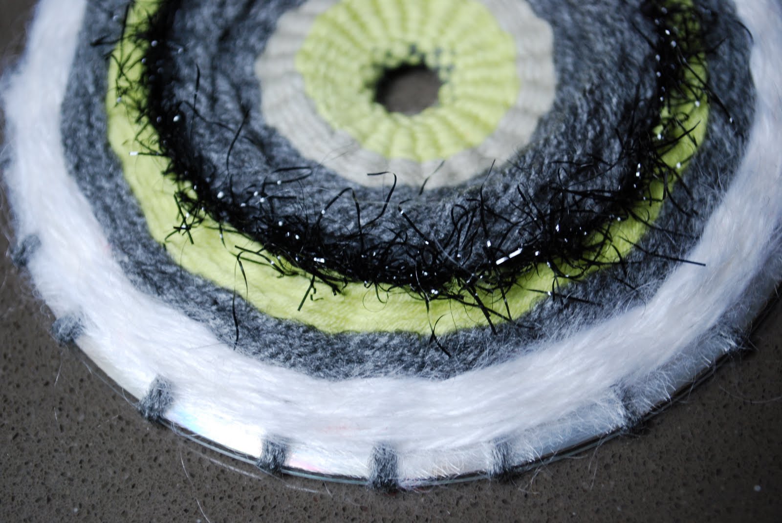 Make It... a Wonderful Life: CD Weaving