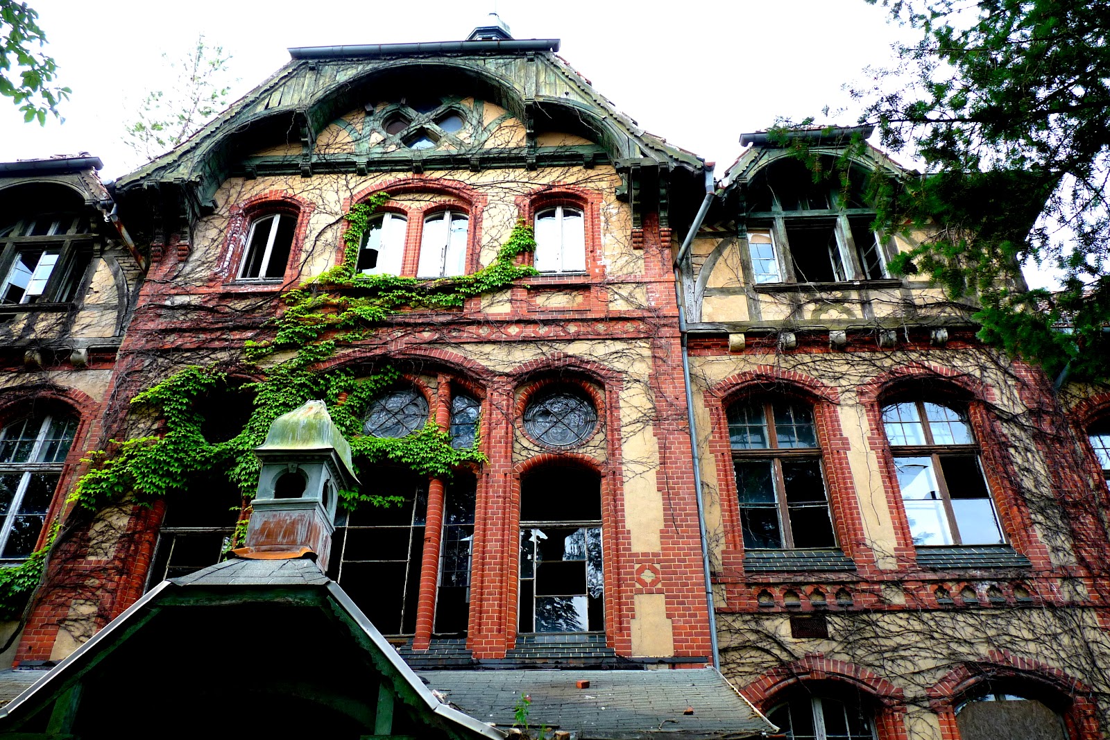 Haunted by history, the ghosts of Beelitz-Heilstätten - Abandoned Berlin