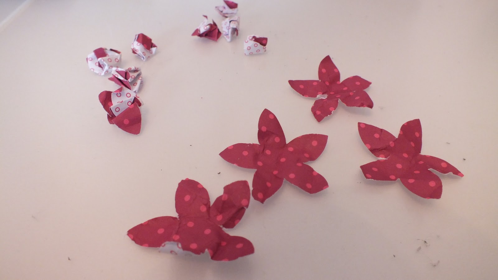 KareenBH: Fleur très simple à réaliser...