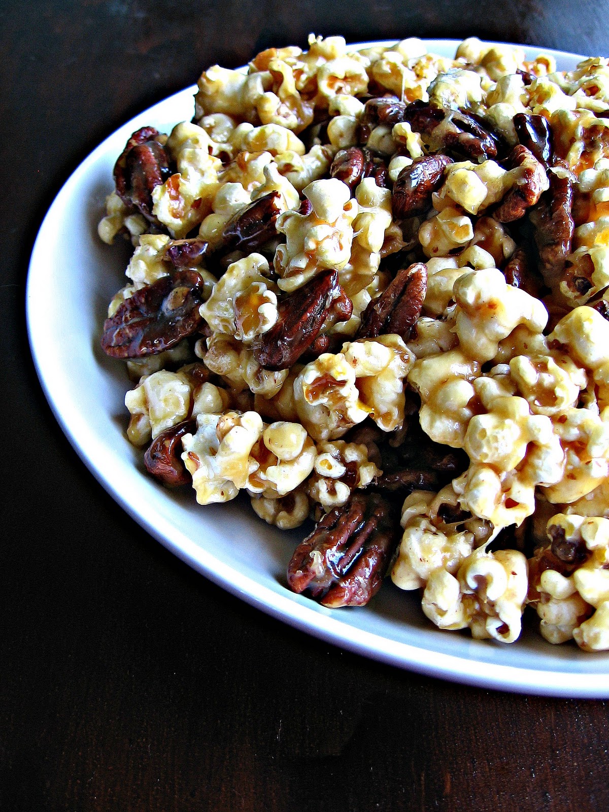 sweetsugarbean: For the Movies: Caramel Popcorn with Roasted Nuts