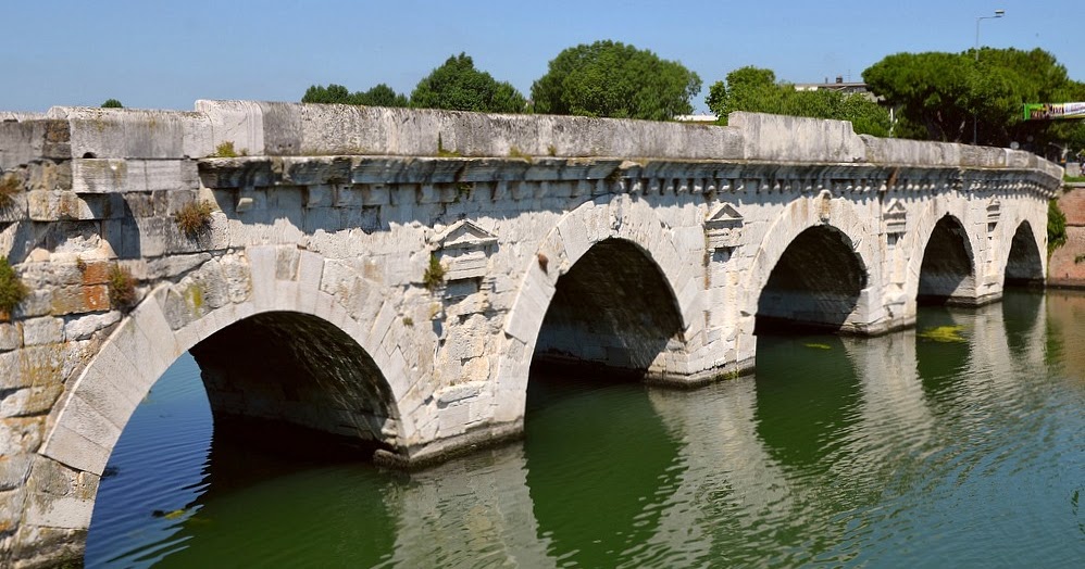 Kiwi Hellenist: Did Roman engineers stand under bridges?