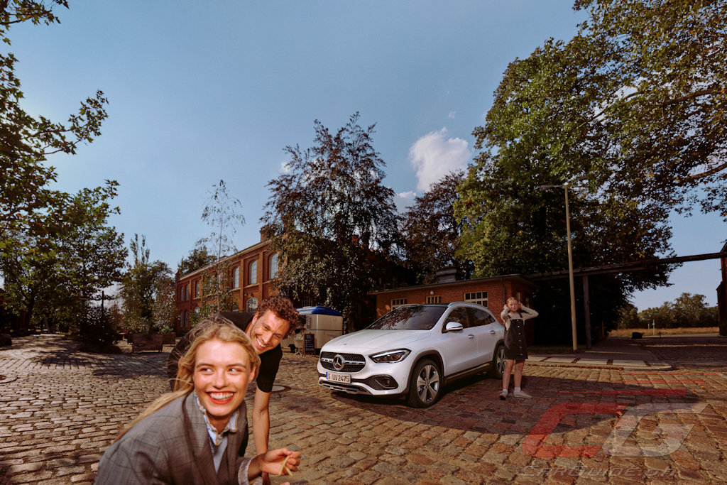 These Are The Perfect Mercedes-Benz Cars For Moms | CarGuide.PH ...