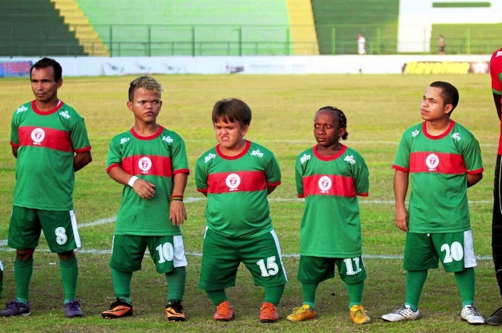 Meet The 'Ronal-TINIOS': Brazil's Dwarf Football Team: They may be ...
