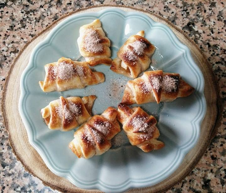 Mini croissants de maçã e canela