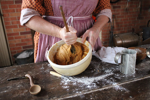 Early American Cooking: 1803 Flat Ginger Cakes! Low Sugar Gingerbread ...
