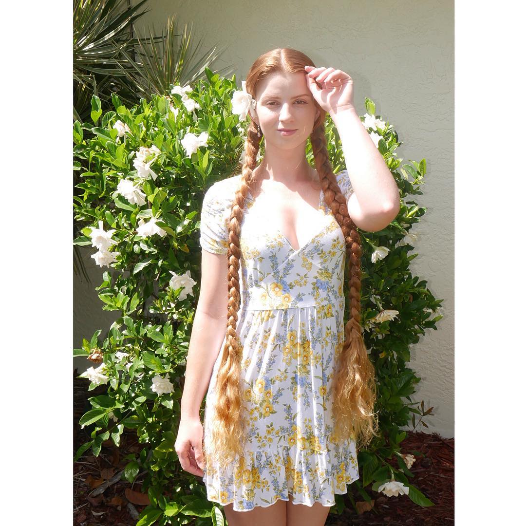 Long Hair Wonder: Amber Renae (@official_amber_renae)