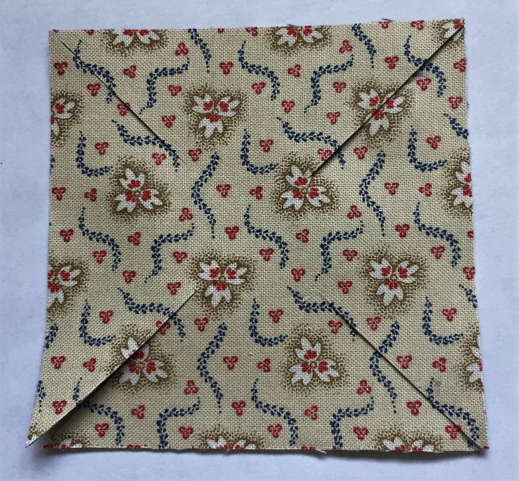 A Sentimental Quilter: Make a Fabric Pinwheel