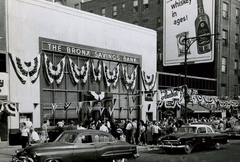 55 Fascinating Photos That Capture Street Scenes of New York City in ...