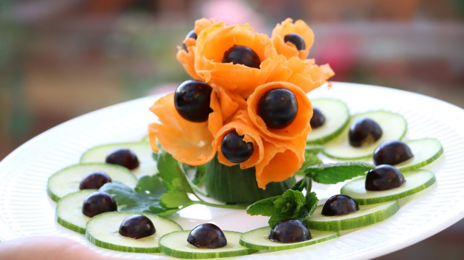 ItalyPaul - Art In Fruit & Vegetable Carving Lessons: 3 Simple Carrot ...