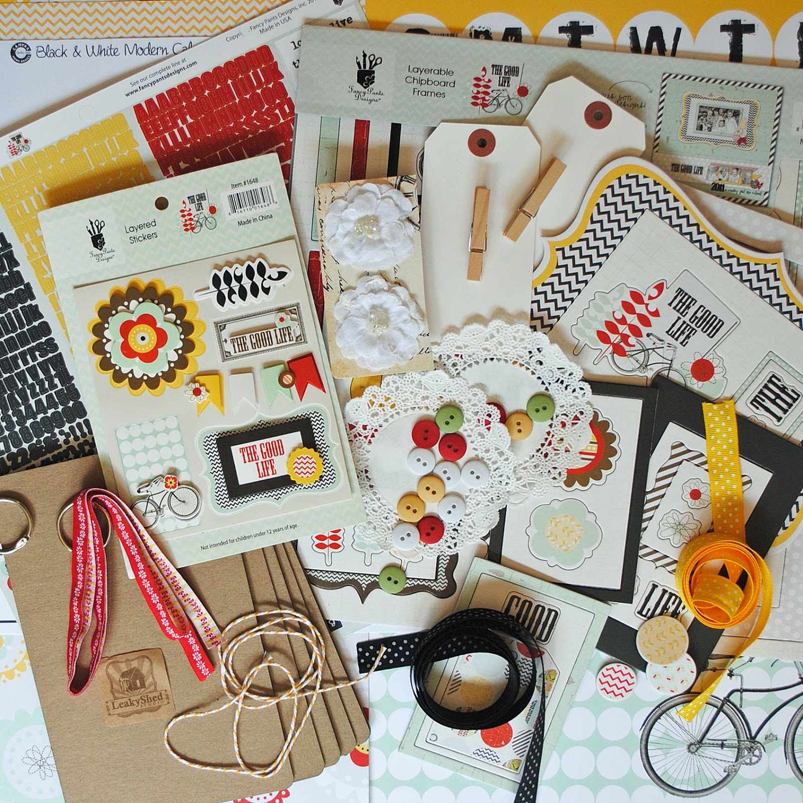 A Stash of Pretty Paper: My Creative Scrapbook November Album Kit