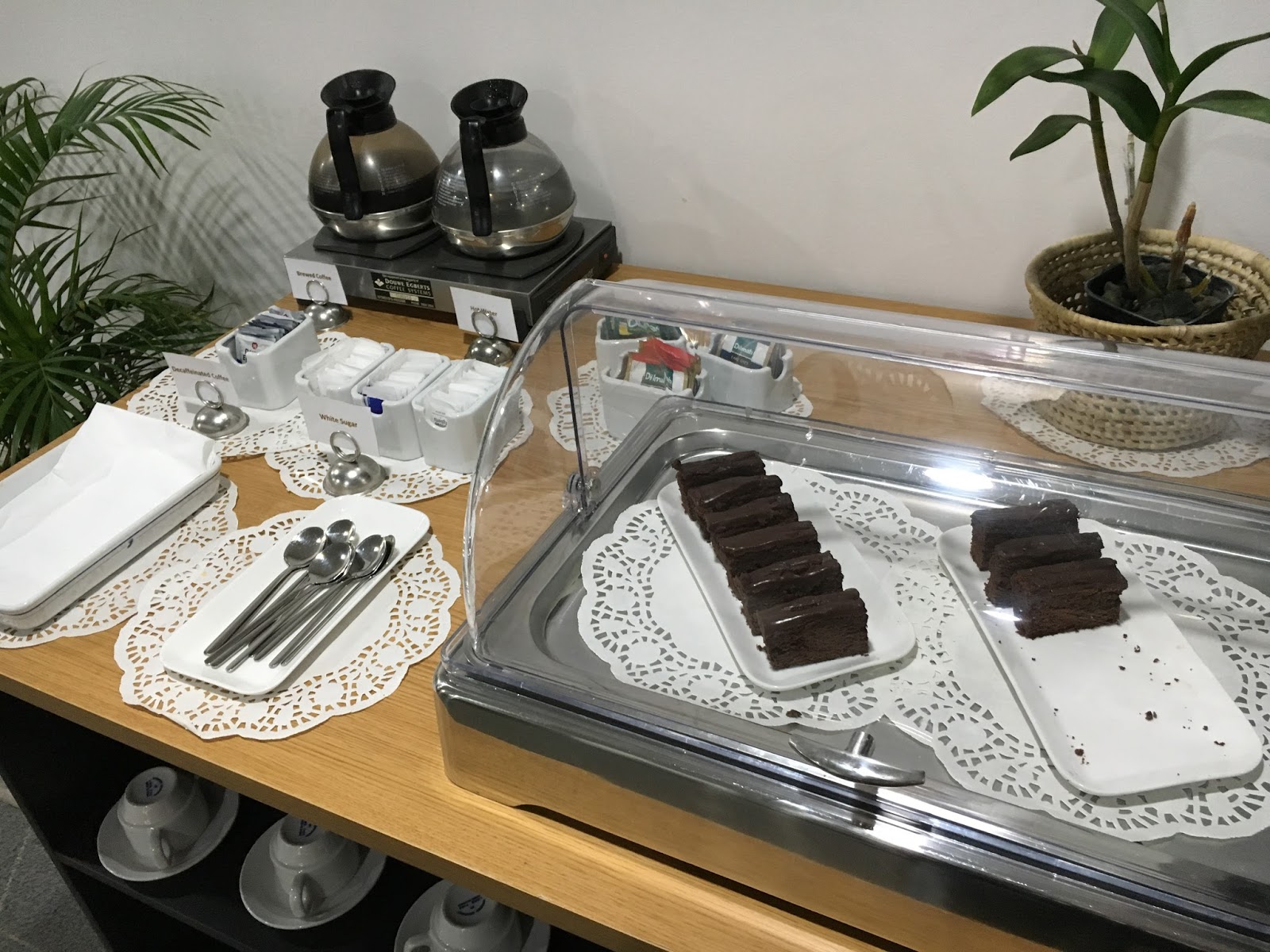 Fiji Airways Temporary Tabua Lounge, Nadi Airport - Fiji - Travel is my ...