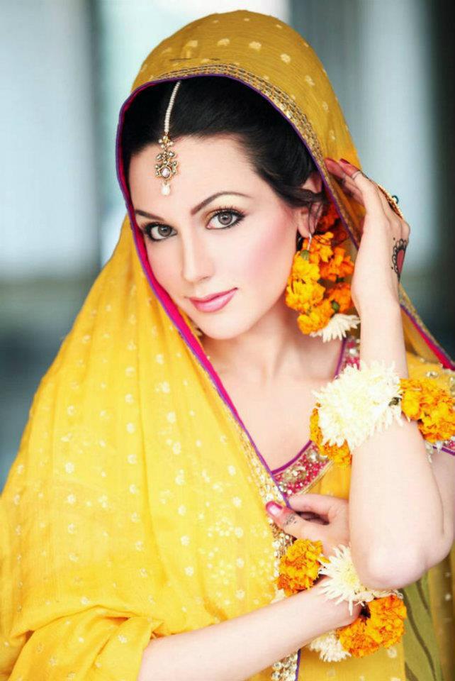 Pakistani Showbiz : Traditional Pakistani Bridal Shoot