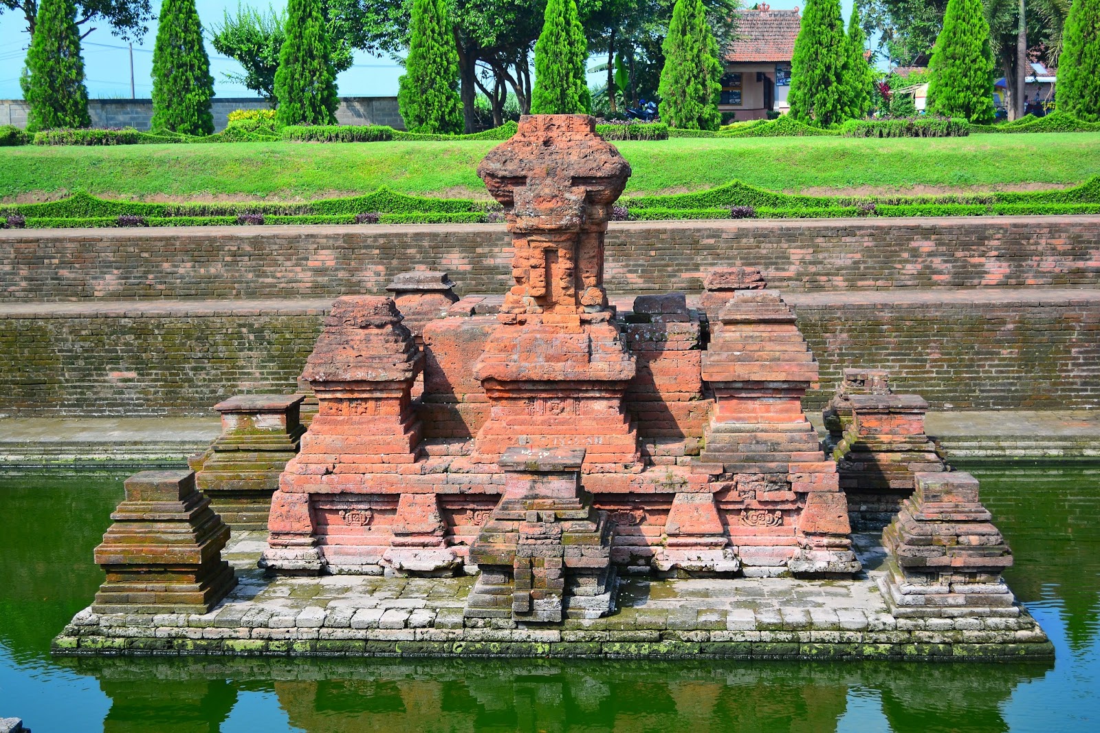 Amazing Trowulan
