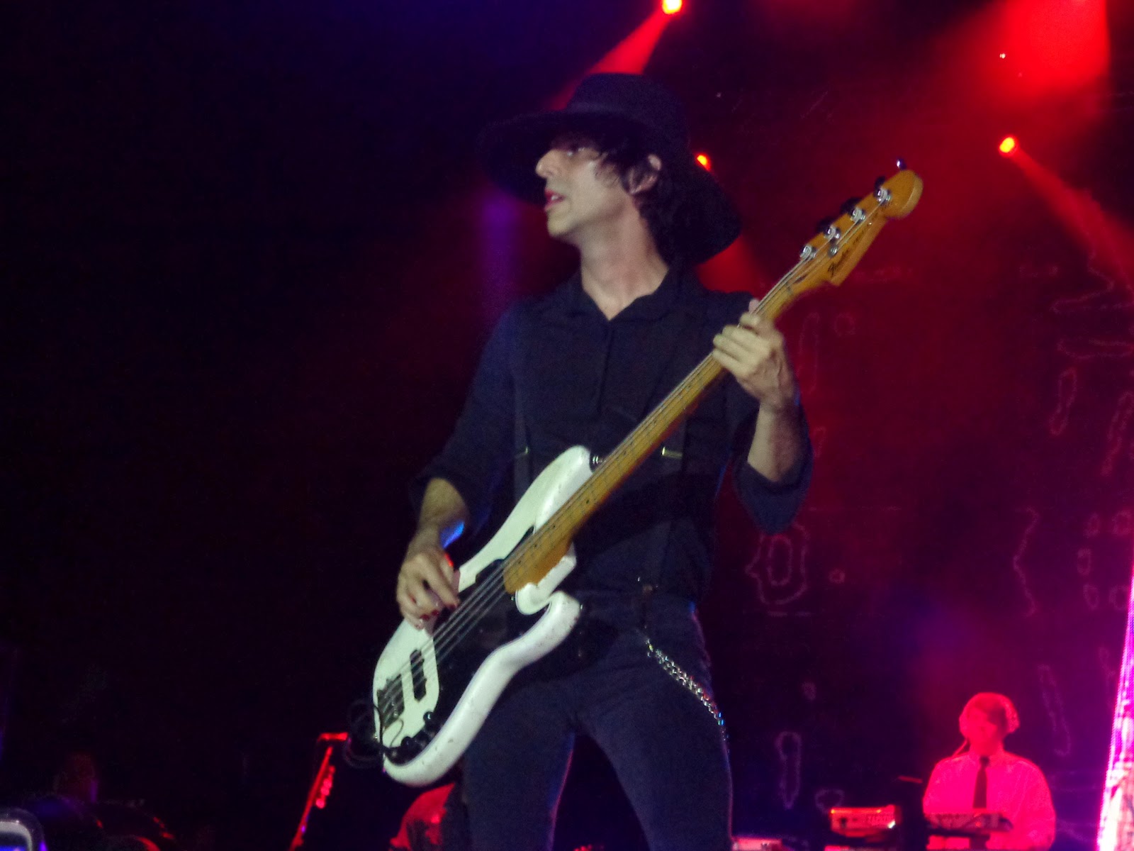 Ágora Caracas: Zapato 3 entre los libros y los árboles