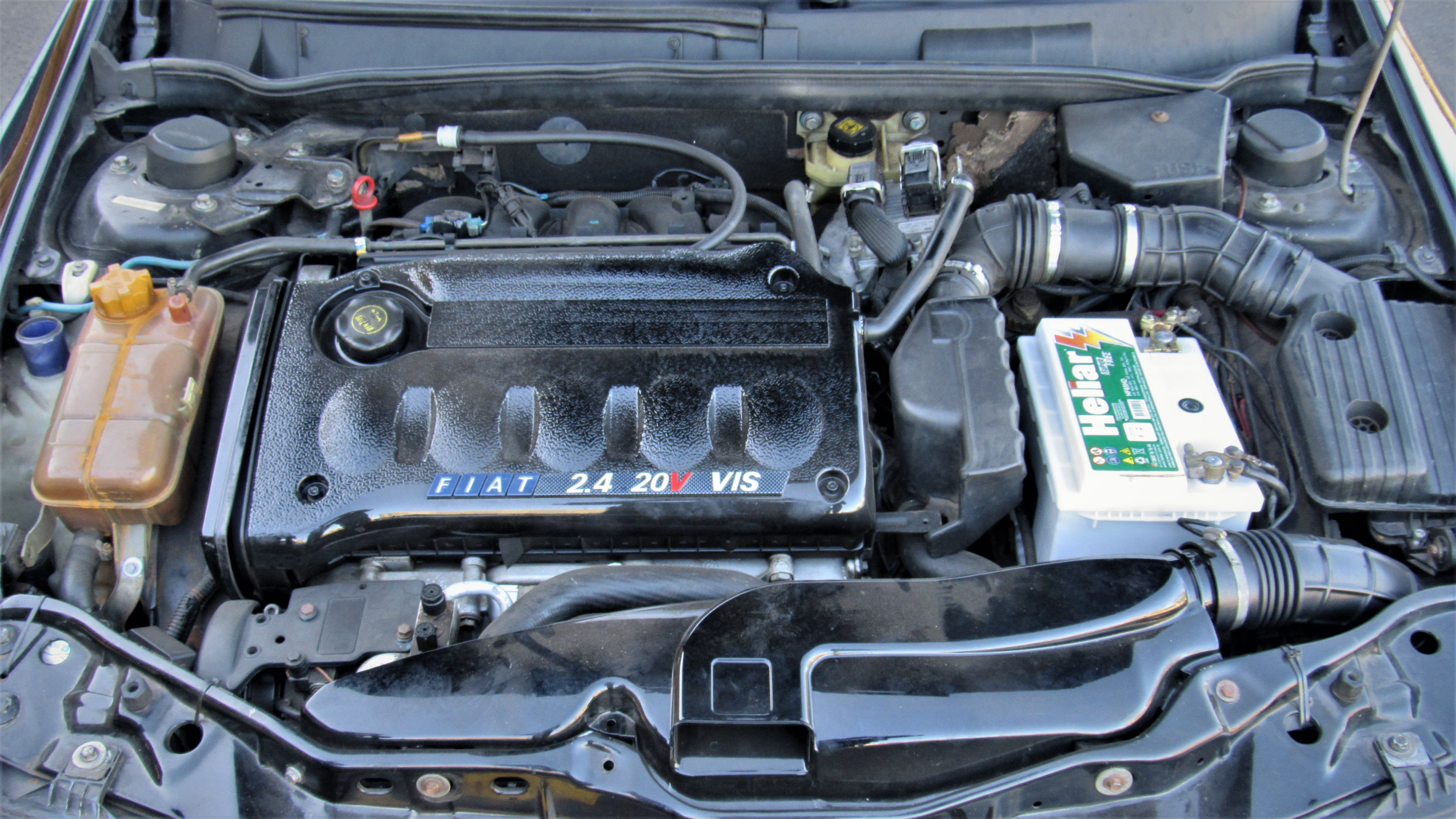 Como é dirigir o Fiat Marea 2.4 HLX manual 2003!